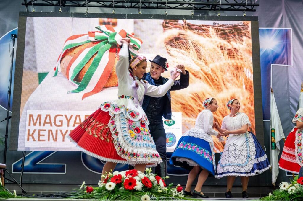 Új nemzeti ünneppé nőtte ki magát a Magyarok Kenyere program - Agrotrend